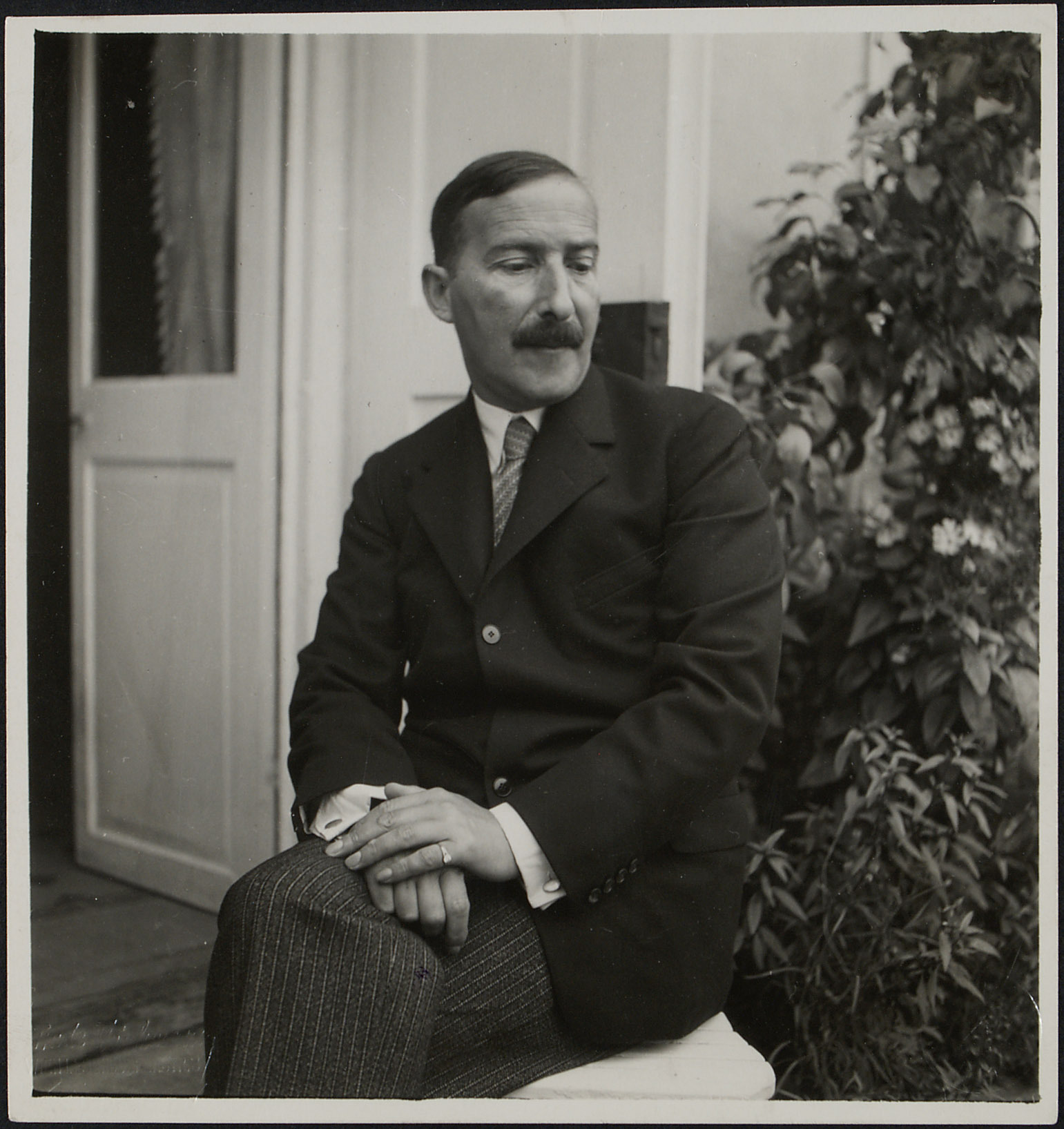 Stefan Zweig: «Ha llegado la hora de que los intelectuales alcen la voz ...