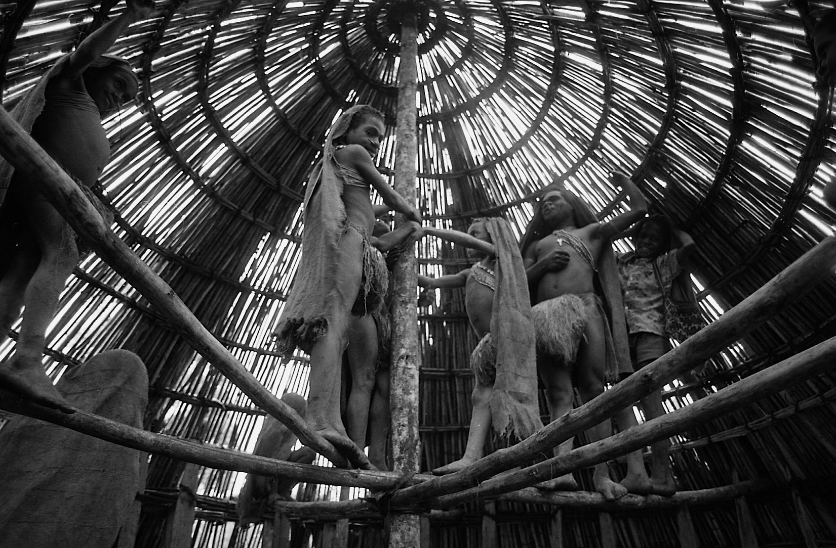 Espacios domésticos y aldeanos entre los baruya - El Grand Continent