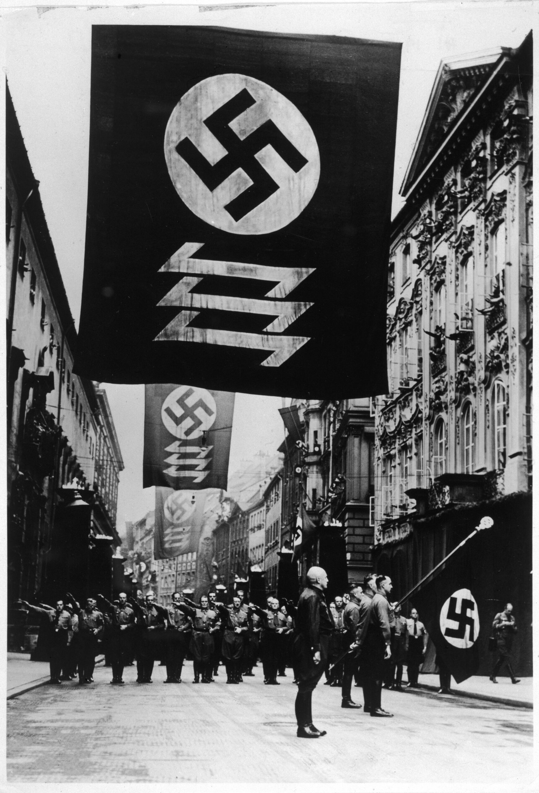 «Il y a cent ans, les chances de succès d'Hitler étaient fragiles», une ...