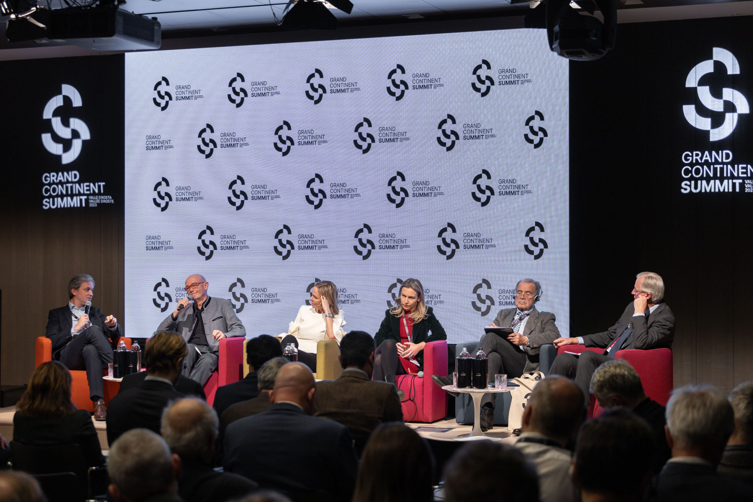 Tirer les leçons du passé, avancer vers le futur : cinq voix pour ...