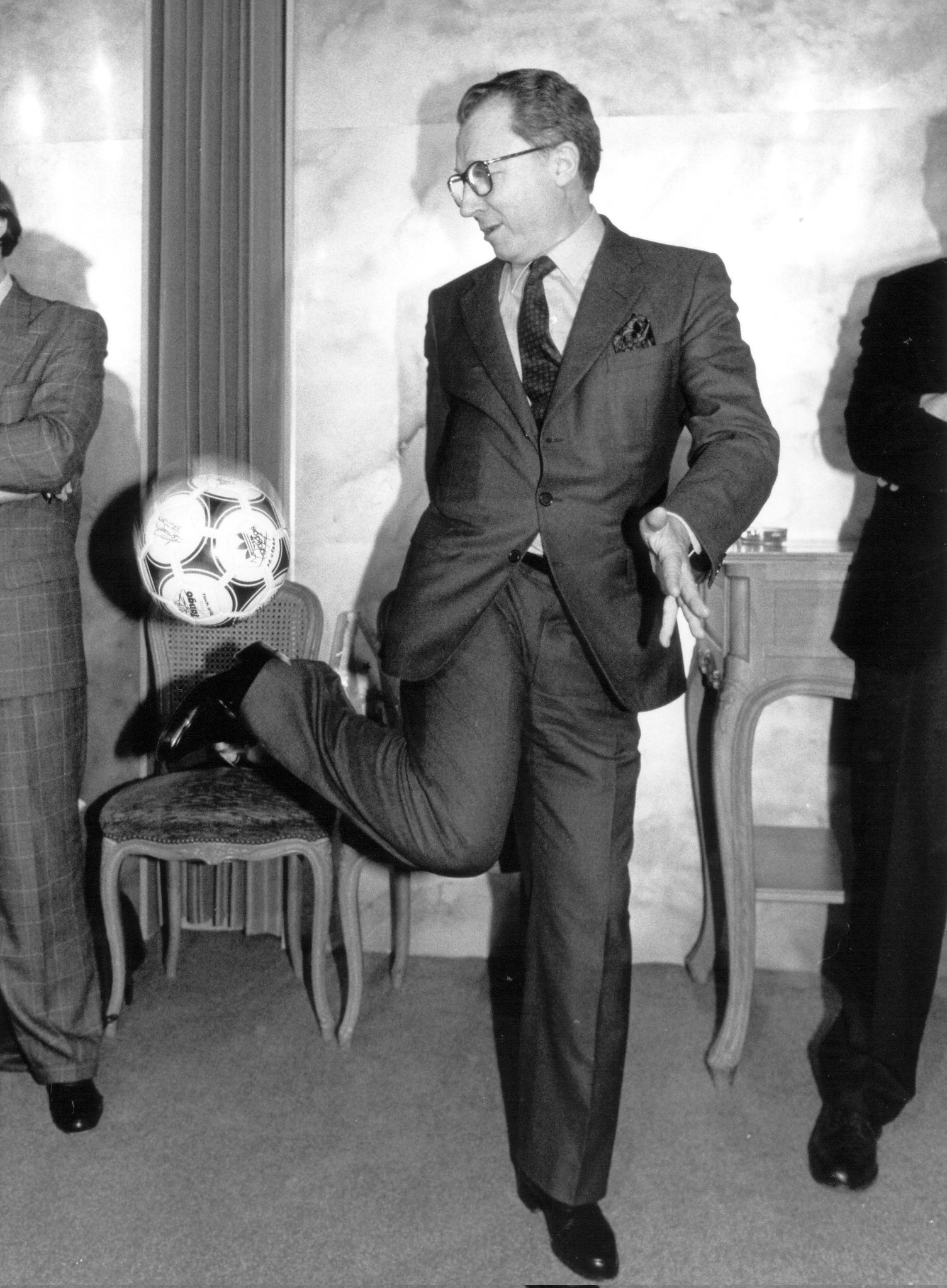 Jacques Delors (1925-2023) et l'Europe : pensée, méthode, style | Le ...