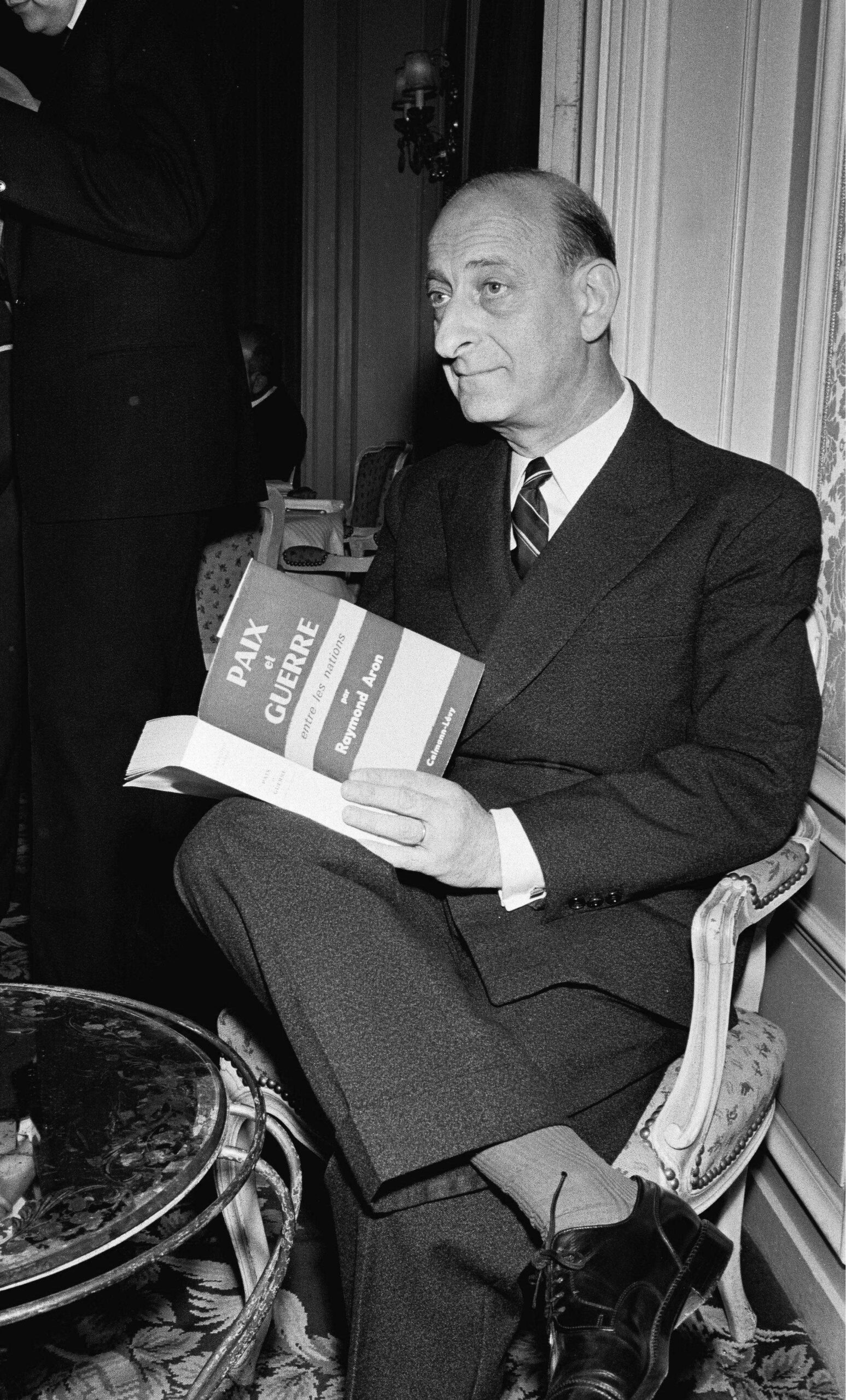 La leçon de Raymond Aron face au tragique de l’histoire | Le Grand ...